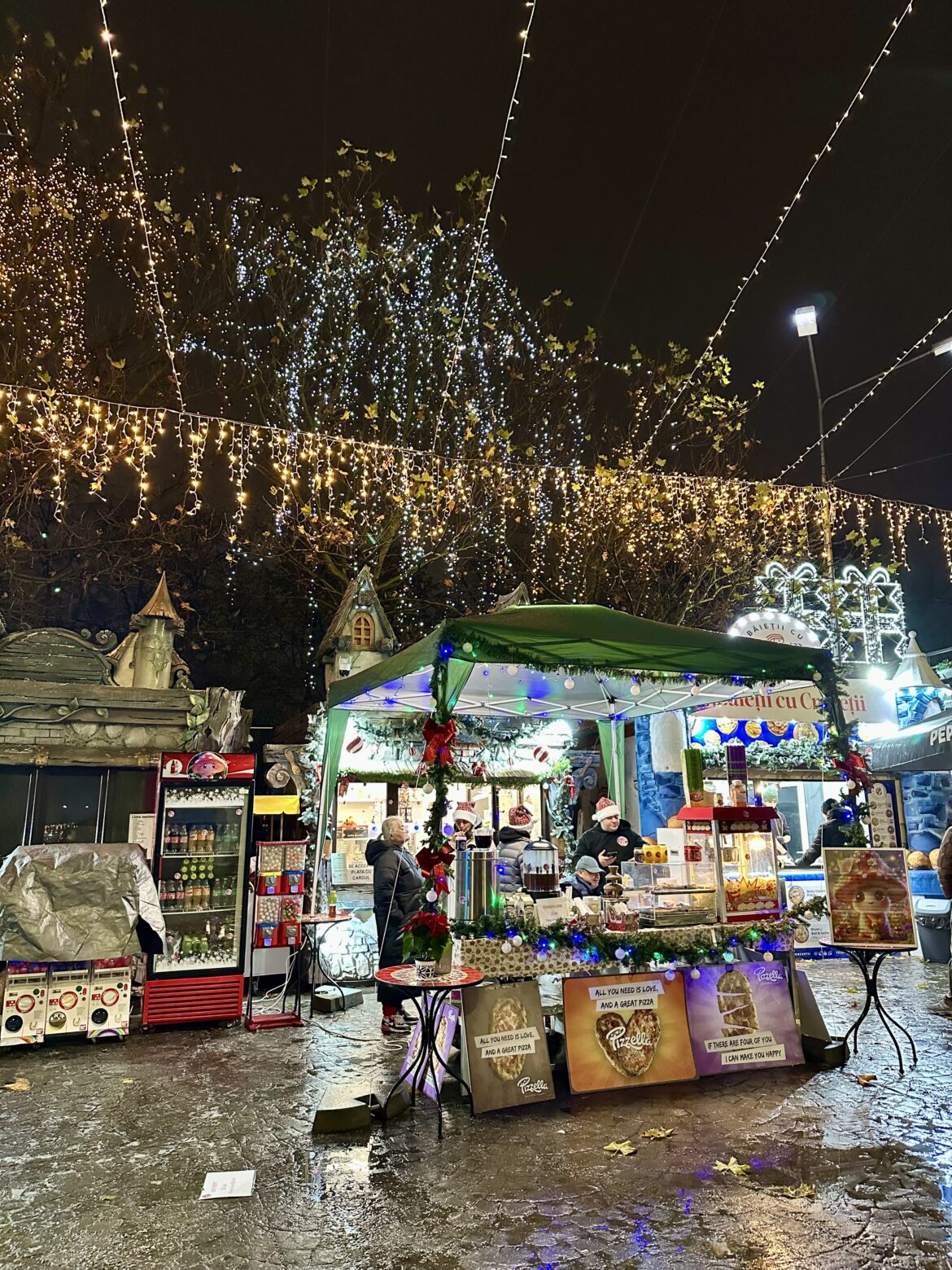 The Land of Ice - Taramul de Gheata Christmas Market in Lumea Copiilor ...